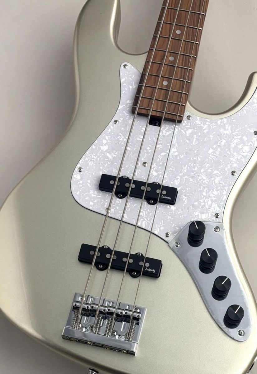 Metro Express MX21 VJ4 MR -Champagne Metallic- | 【クロサワ楽器店オンラインショップ】いい楽器とのいい出会いを。クロサワ楽器店通販サイト