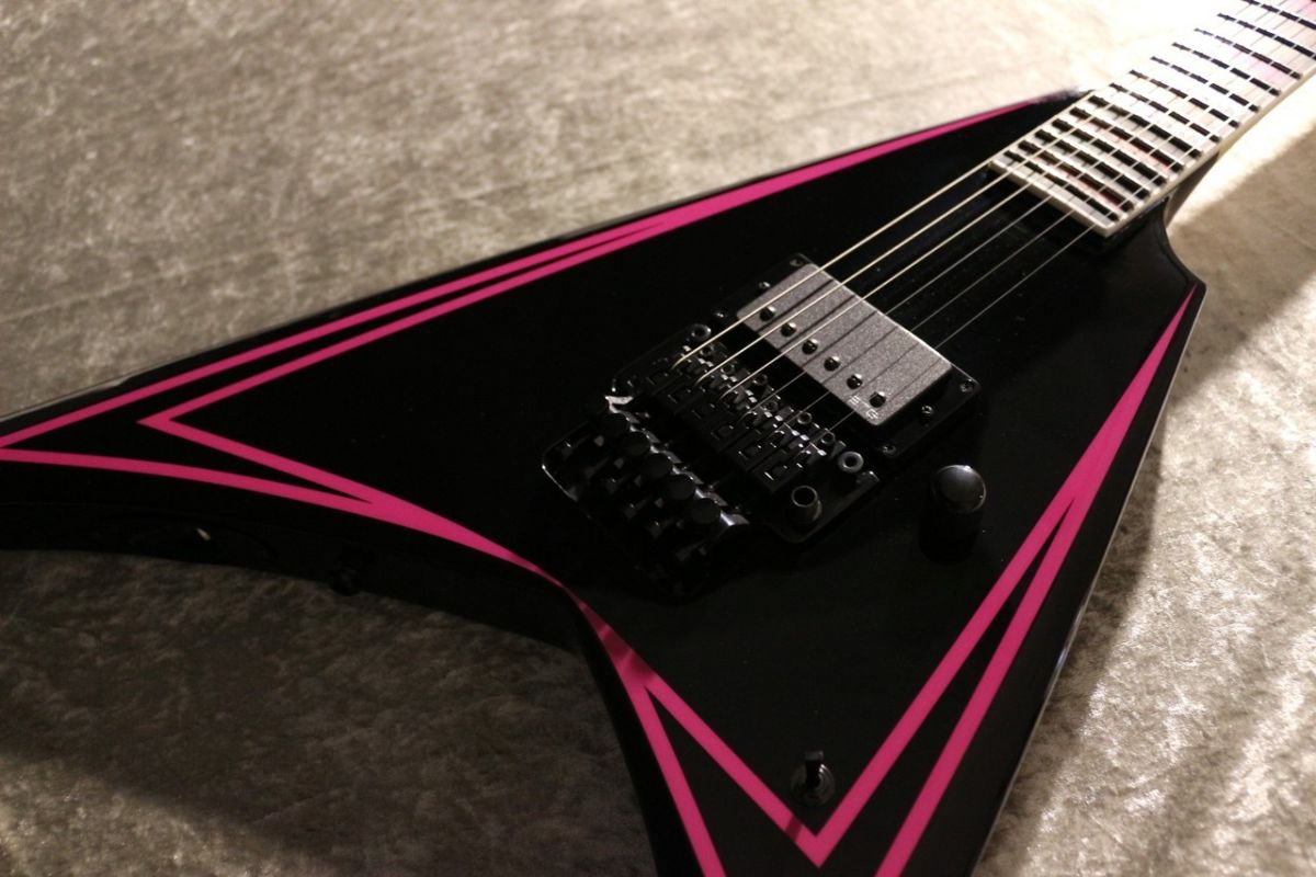 E-ALEXI PINK SAWTOOTH "Alexi Laiho Signature Model"-#ED9211253 | 【クロサワ ...